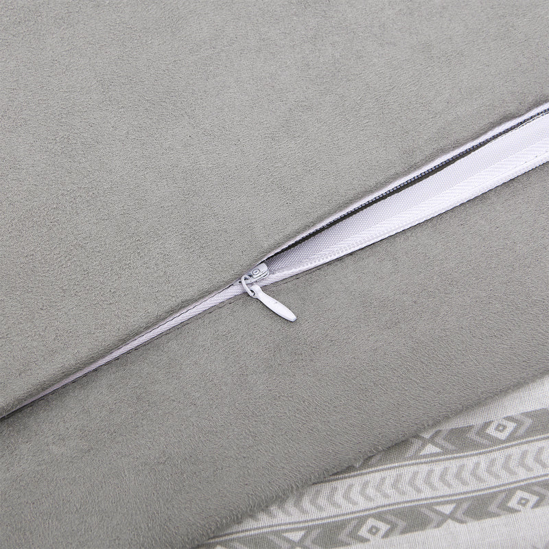 HiEnd Accents Free Spirit 4 PC Bedding Set Grey/White King – Irvine Tack & Western Wear